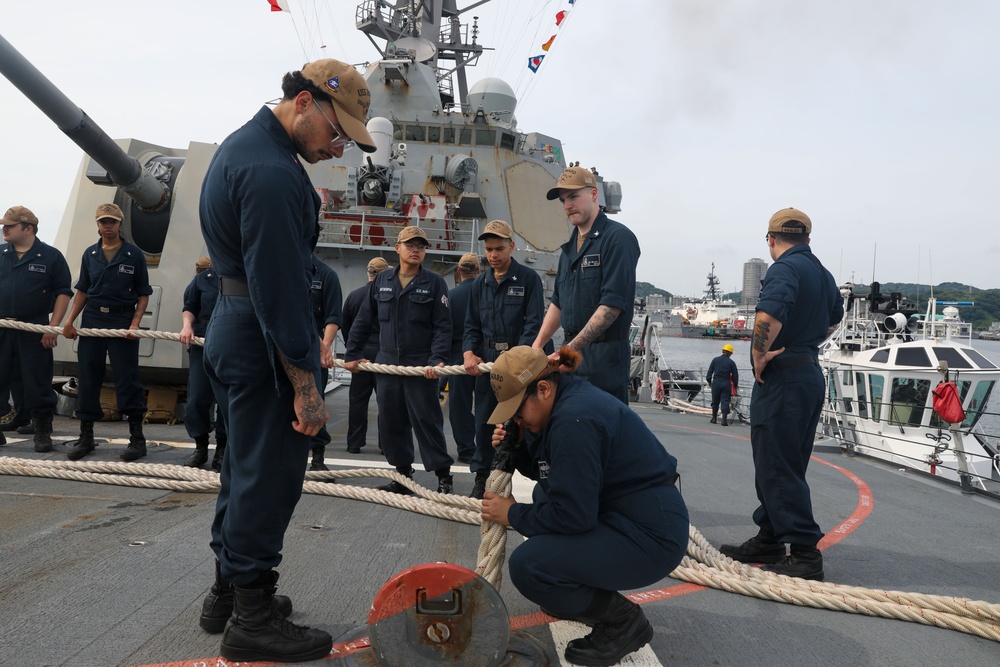 DVIDS - Images - Sailors aboard the USS Howard conduct a sea and anchor ...