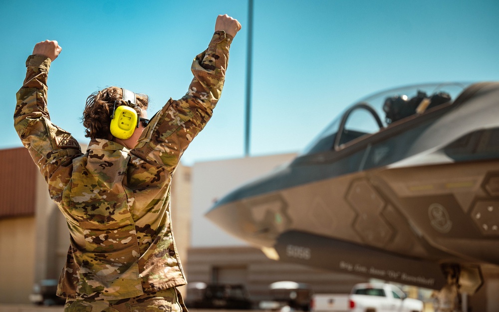 DVIDS - Images - 56th FW commander's fini flight ends with a splash ...