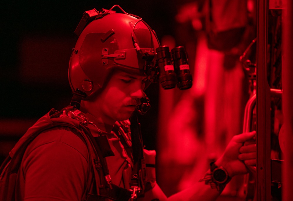 DVIDS - Images - 15th AS conduct nighttime training operations [Image 7 ...