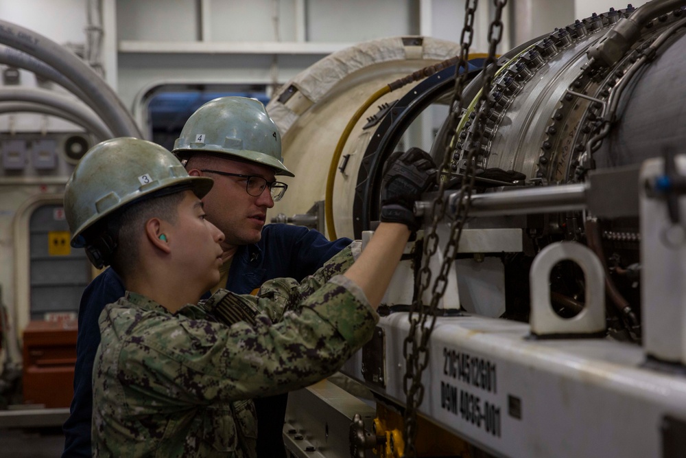 DVIDS - Images - Abraham Lincoln conducts routine operations [Image 5 of 7]