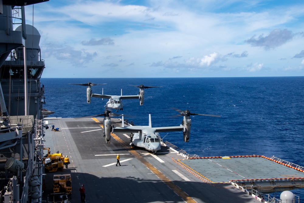 DVIDS - Images - USS America (LHA 6) Conducts Flight Operations [Image ...