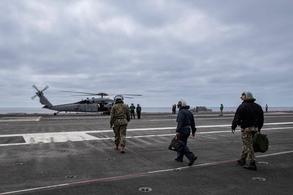 DVIDS - Images - Rear Adm. Adan Cruz Departs the Abraham Lincoln