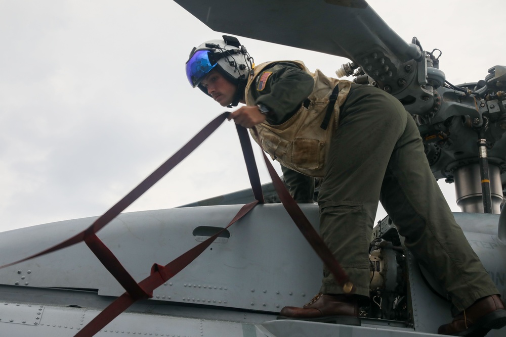 DVIDS - Images - Sailors aboard the USS Howard conduct routine ...