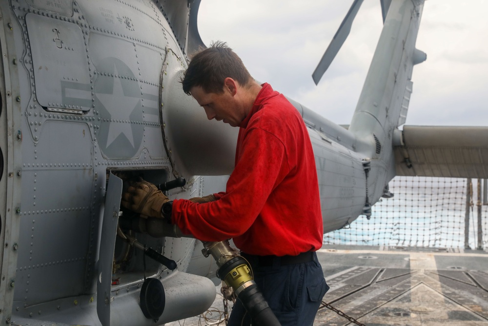 DVIDS - Images - Sailors aboard the USS Howard conduct routine ...