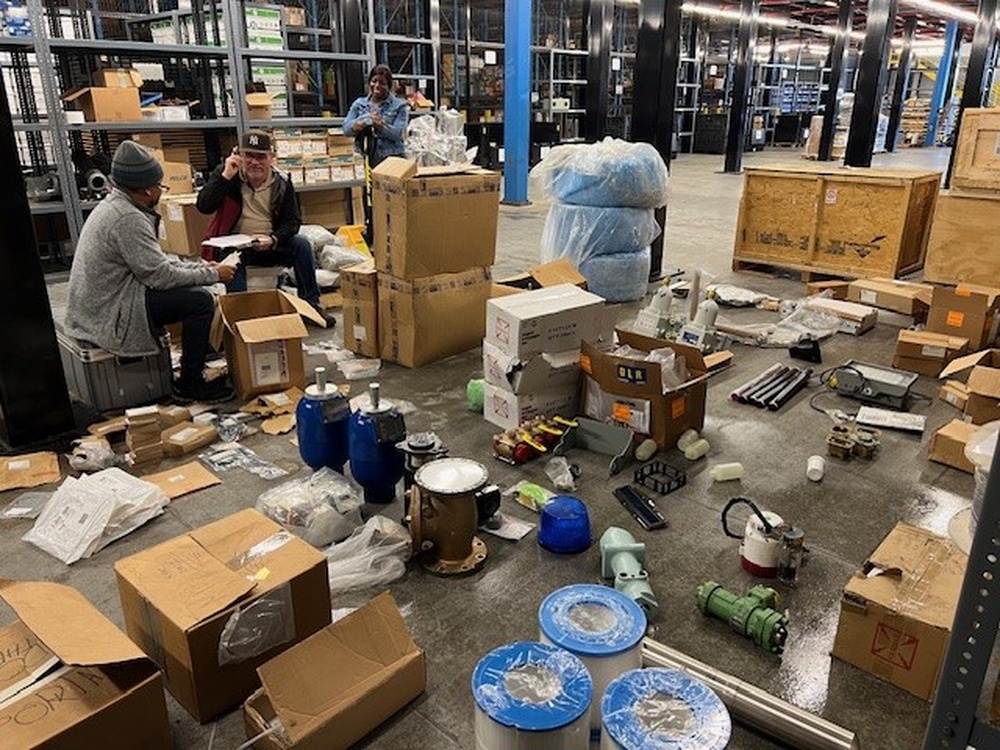 DVIDS - News - NAVSUP FLCJ’s Logistics Support Team works with USS ...