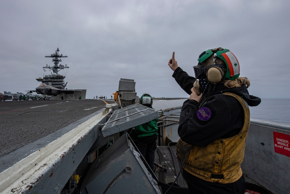 DVIDS - Images - Abraham Lincoln conducts routine flight operations [Image 5 of 8]