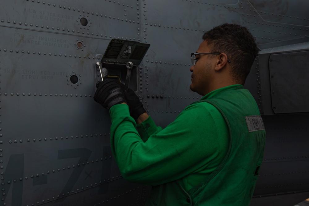 DVIDS - Images - Abraham Lincoln conducts routine operations [Image 5 of 7]