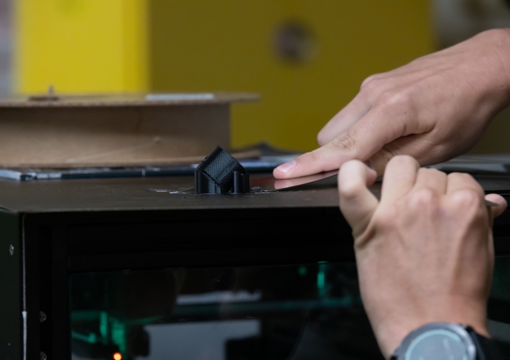 DVIDS - Images - Additive Manufacturing revolutionizes the Marine Corps ...