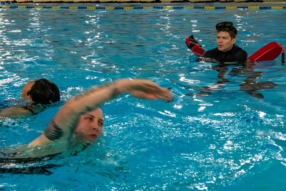 DVIDS - Images - USS Indianapolis Combat Pool [Image 5 of 5]