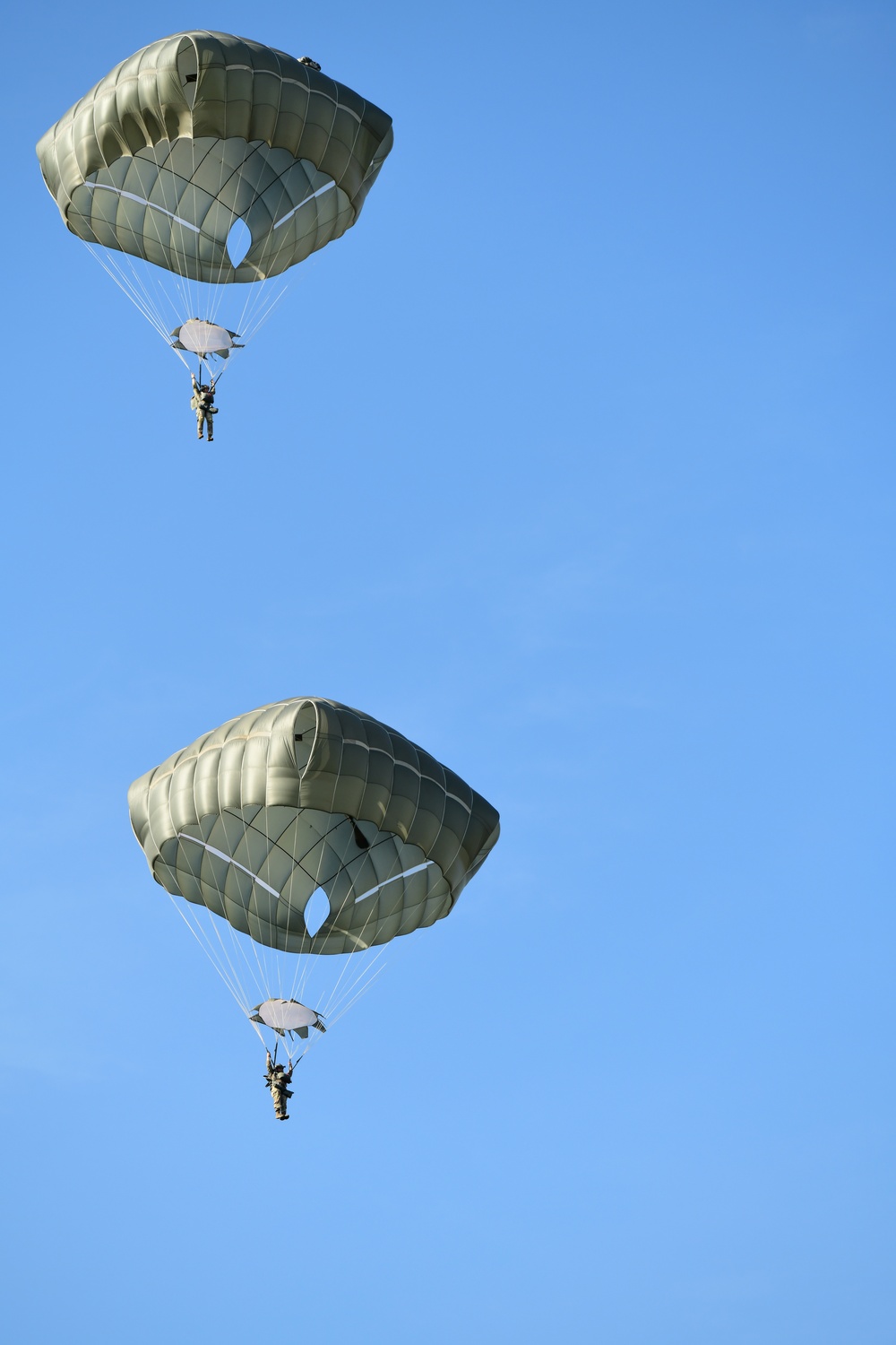 DVIDS - Images - Airborne Ops with 4th Battalion, 319th Airborne Field ...