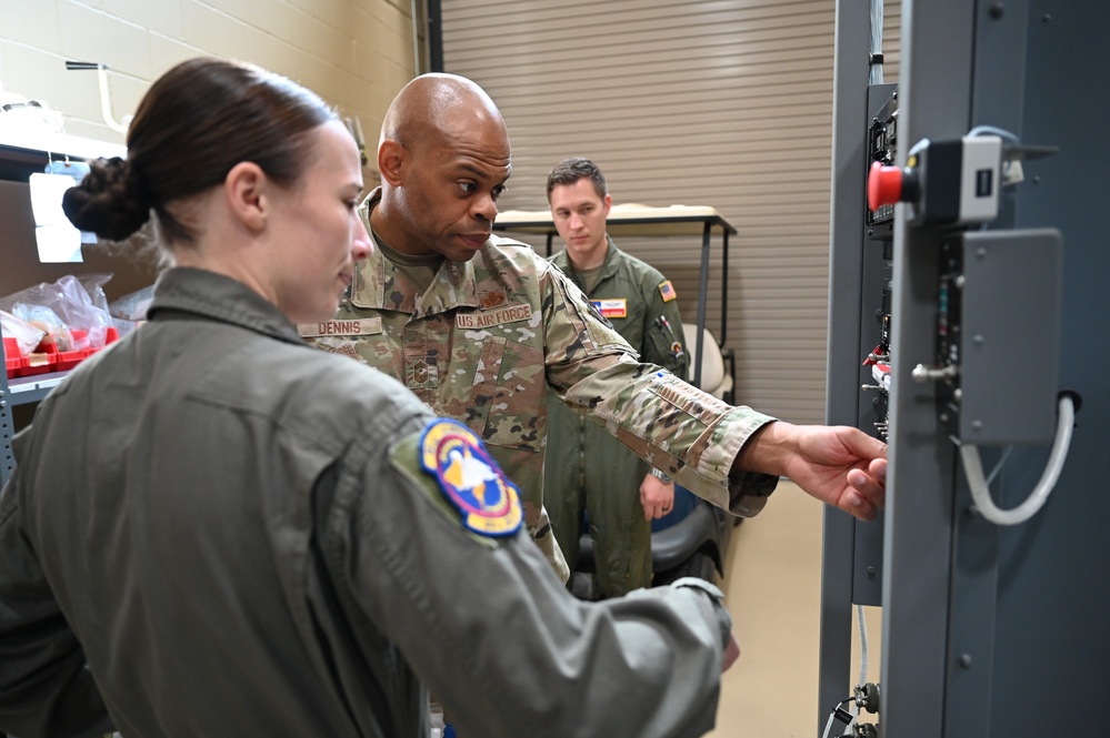DVIDS - Images - 4th Air Force command chief checks in with 433rd ...