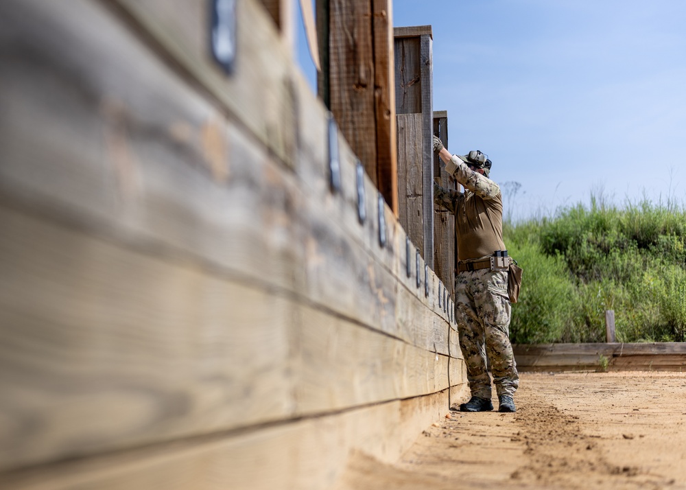 DVIDS - Images - ST Airmen, Italian SOF conduct range training during ...
