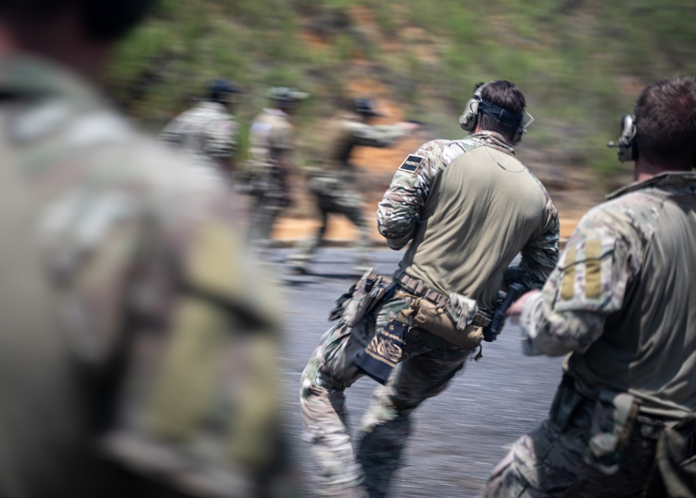DVIDS - Images - ST Airmen, Italian SOF conduct range training during ...