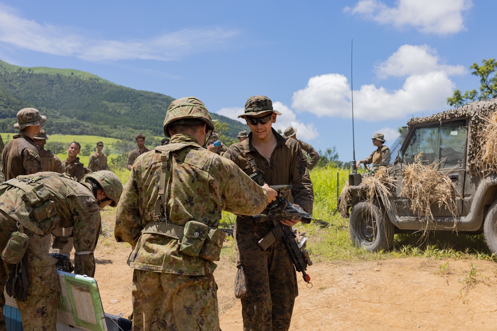 DVIDS - Images - RD 24 | JGSDF Members Share Meals with Marines During ...