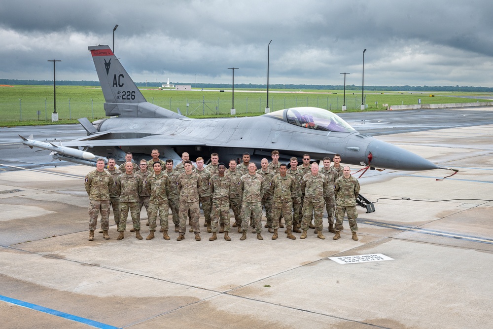 DVIDS - Images - Illinois Guardsmen Visit 177th Fighter Wing [Image 4 of 4]