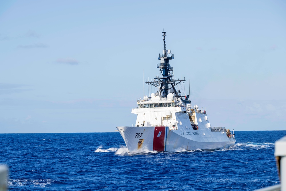 DVIDS - Images - USCGC Midgett, MV Asterix conducts RAS during RIMPAC ...