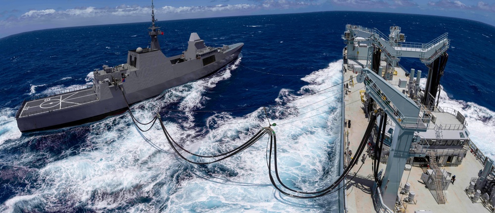 DVIDS - Images - RSS Stalwart, MV Asterix conduct RAS during RIMPAC ...