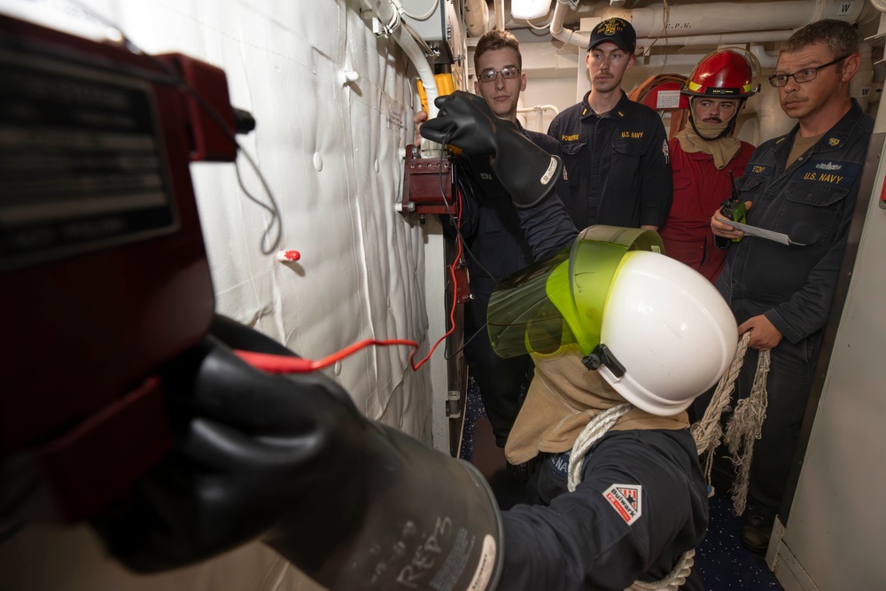 DVIDS - Images - Spruance Sailors conduct firefighting drills [Image 6 ...