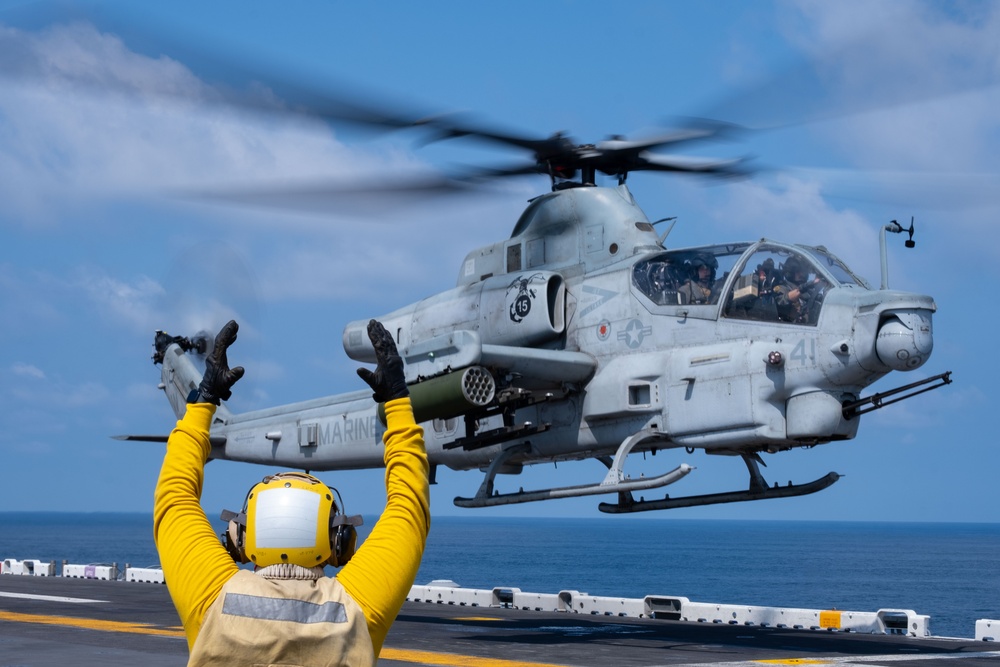DVIDS - Images - Boxer Flight Deck Operations [Image 5 of 11]