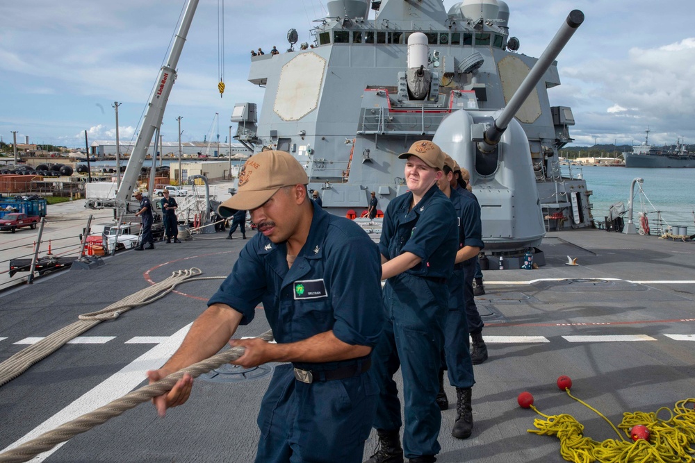 DVIDS - Images - O’Kane Sailors conduct a sea and anchor evolution [Image 3 of 5]