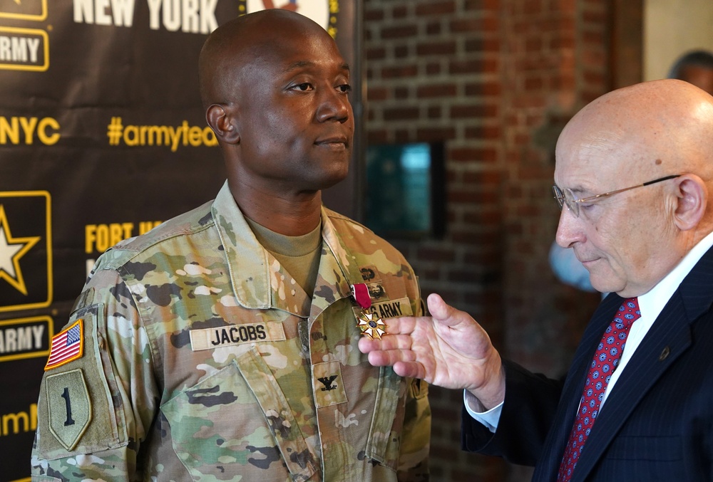 DVIDS - Images - Outgoing Fort Hamilton commander honored for His ...