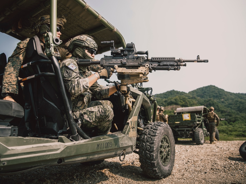DVIDS - Images - ROK, 15th MEU Recon Marines Conduct Live-Fire Ranges ...