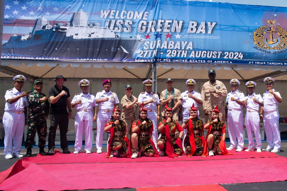 DVIDS - Images - Indonesian National Armed Forces welcome USS Green Bay to Surabaya during Super ...