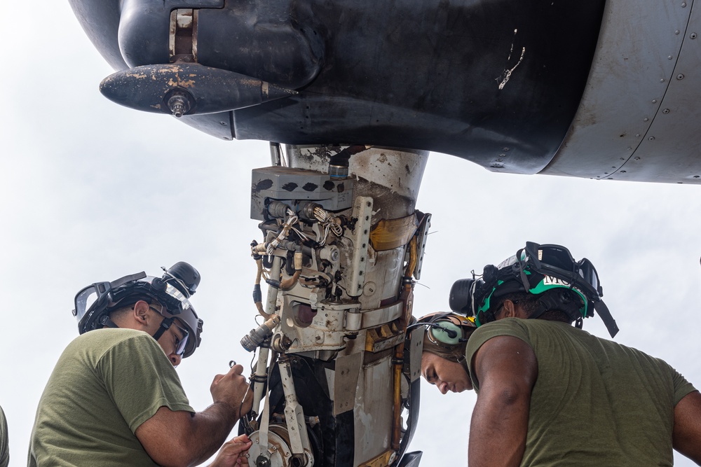 DVIDS - Images - MRF-D 24.3: VMM-268 (Rein.) Marines perform ...