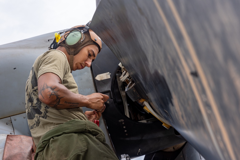 DVIDS - Images - MRF-D 24.3: VMM-268 (Rein.) Marines perform ...