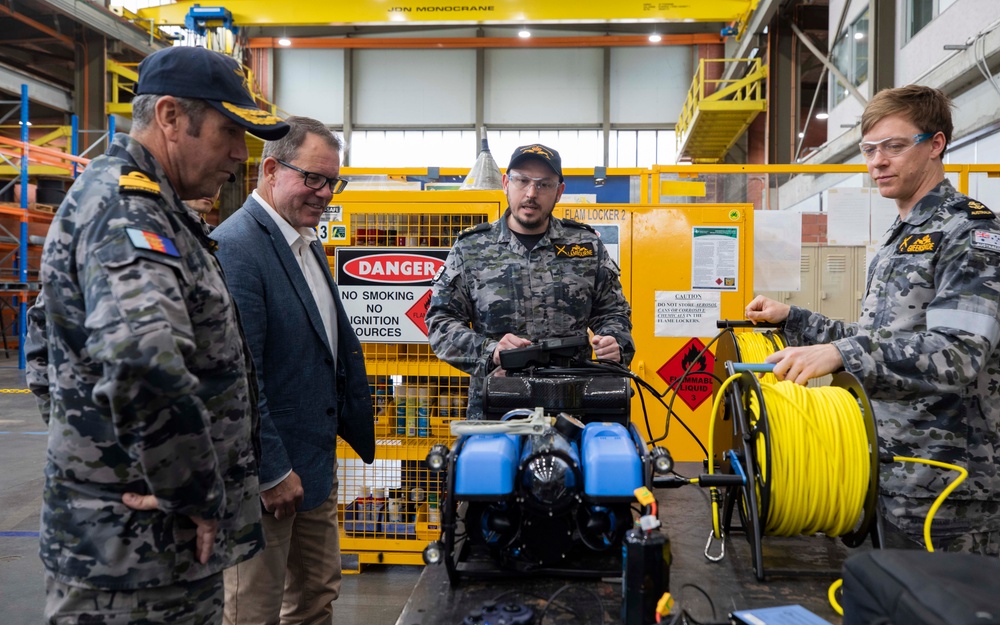 DVIDS - Images - Australian House Rep. Luke Gosling visits Fleet ...