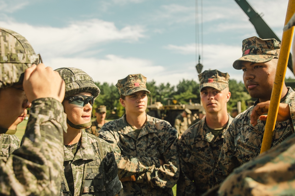 DVIDS - Images - SY 24 | Heavy Lift: 15th MEU, 31st MEU, ROK Marines ...