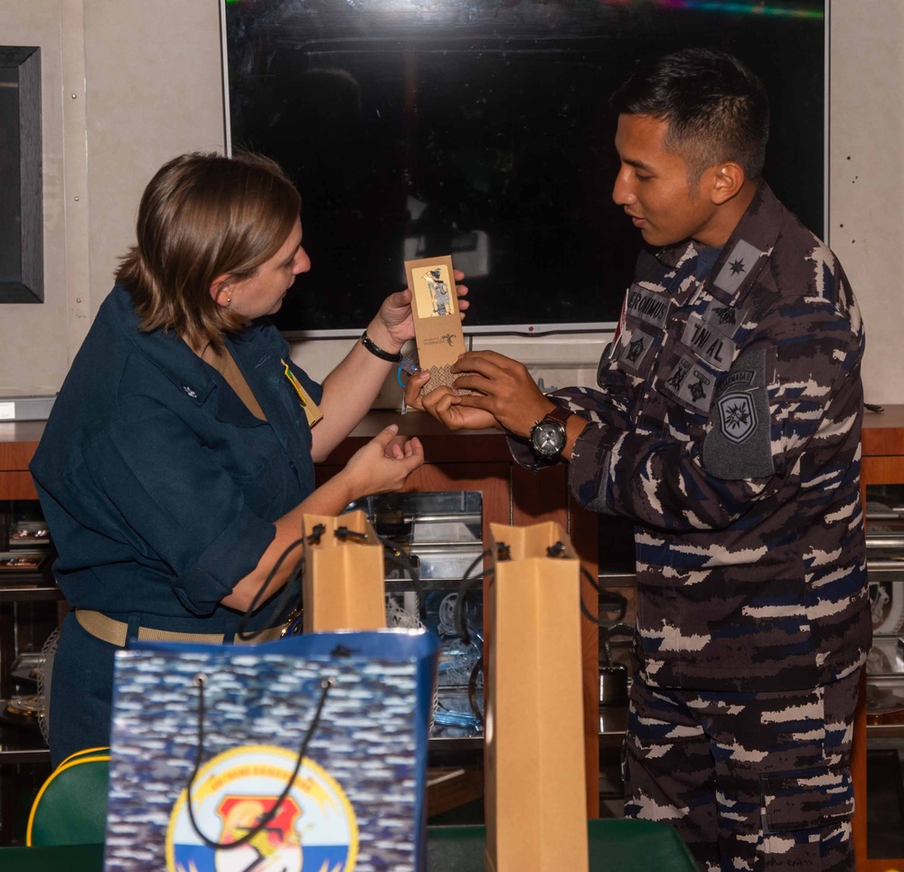 DVIDS - Images - USS Green Bay conducts gift Exchange with Indonesian ...