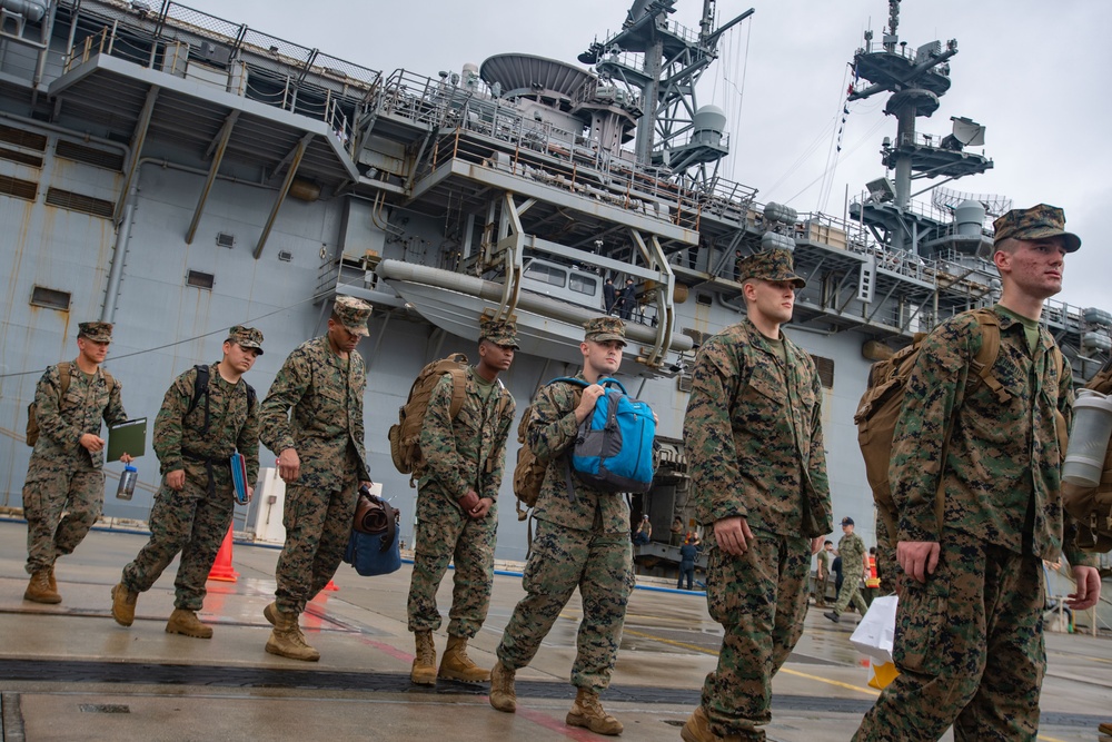 DVIDS - Images - 31st Marine Expeditionary Unit Offload from USS ...