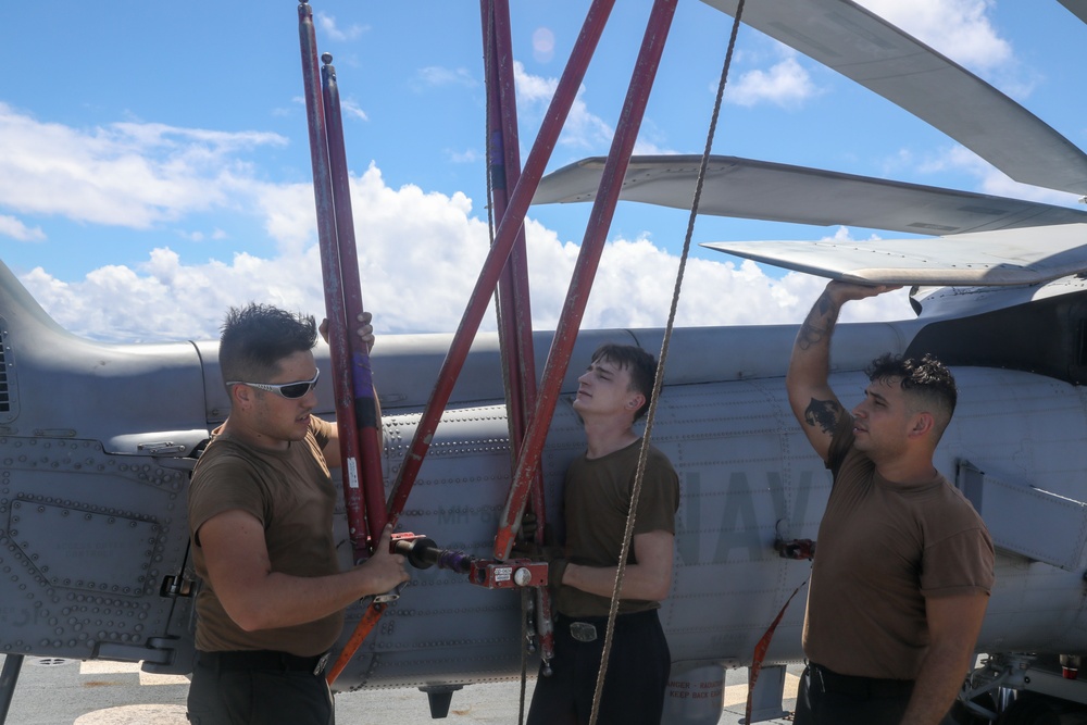 DVIDS - Images - Sailors aboard the USS Howard conduct routine ...