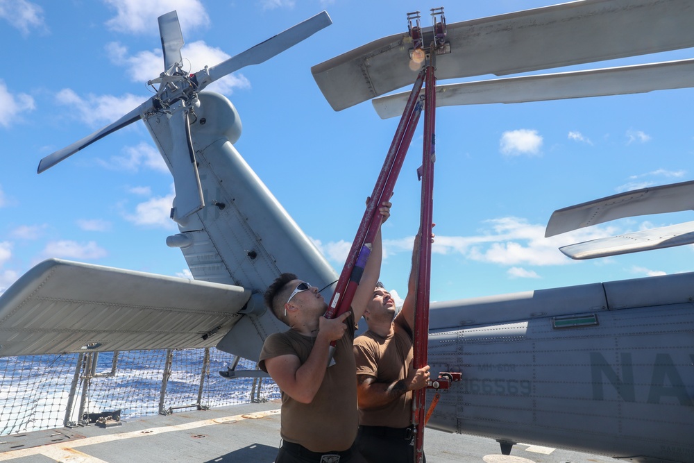 DVIDS - Images - Sailors aboard the USS Howard conduct routine ...