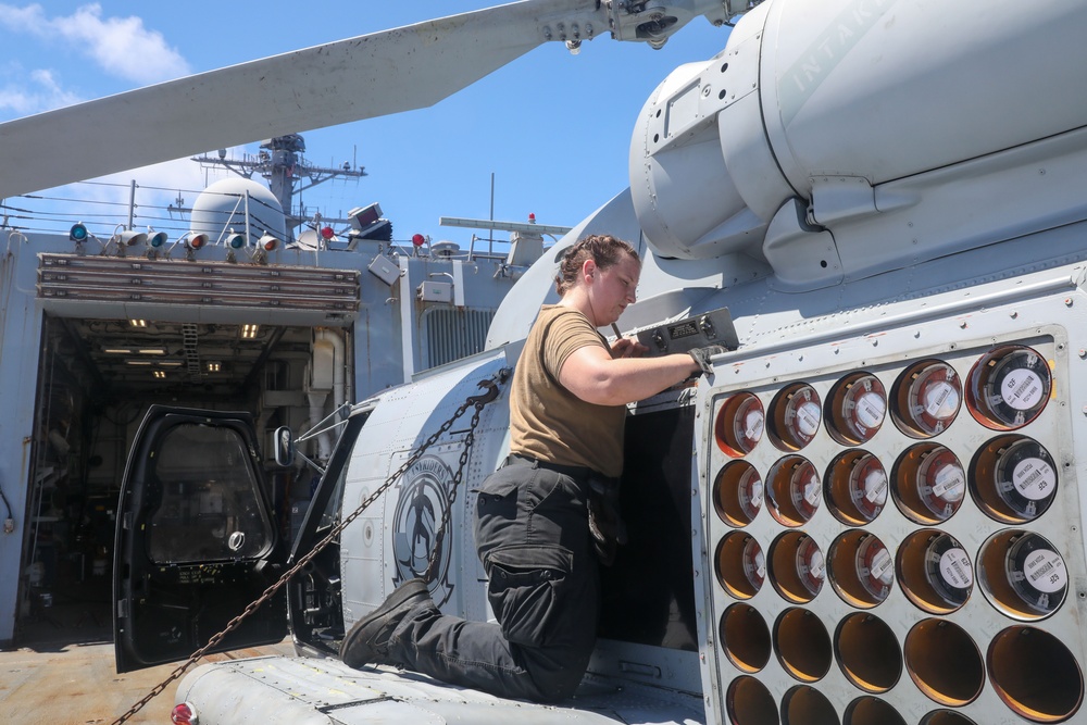 DVIDS - Images - Sailors aboard the USS Howard conduct routine ...