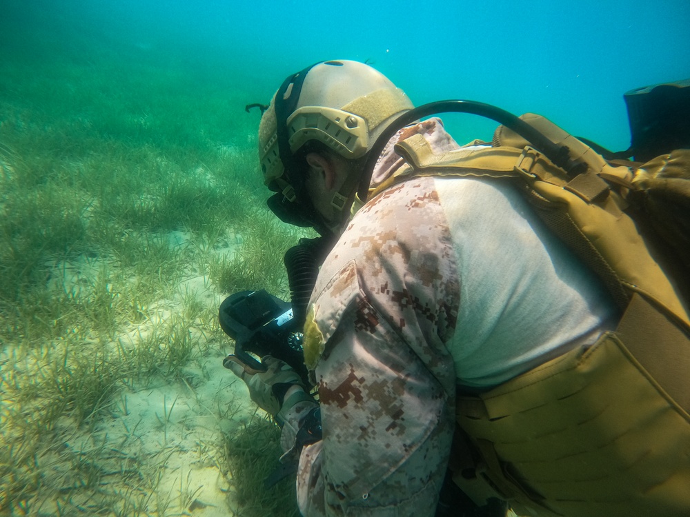 DVIDS - Images - MSPF, 24th MEU (SOC) Marines Conduct Dive Training at ...