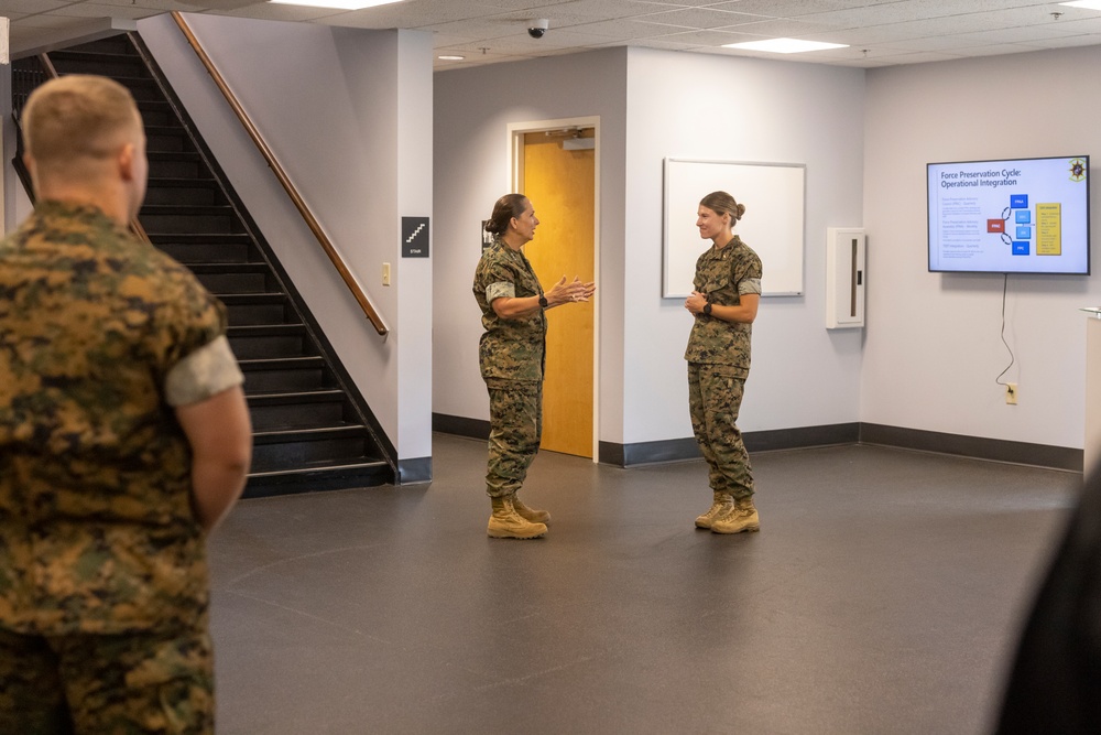 DVIDS - Images - Lt. Gen. Shea Visits 2nd MLG Human Performance Center ...