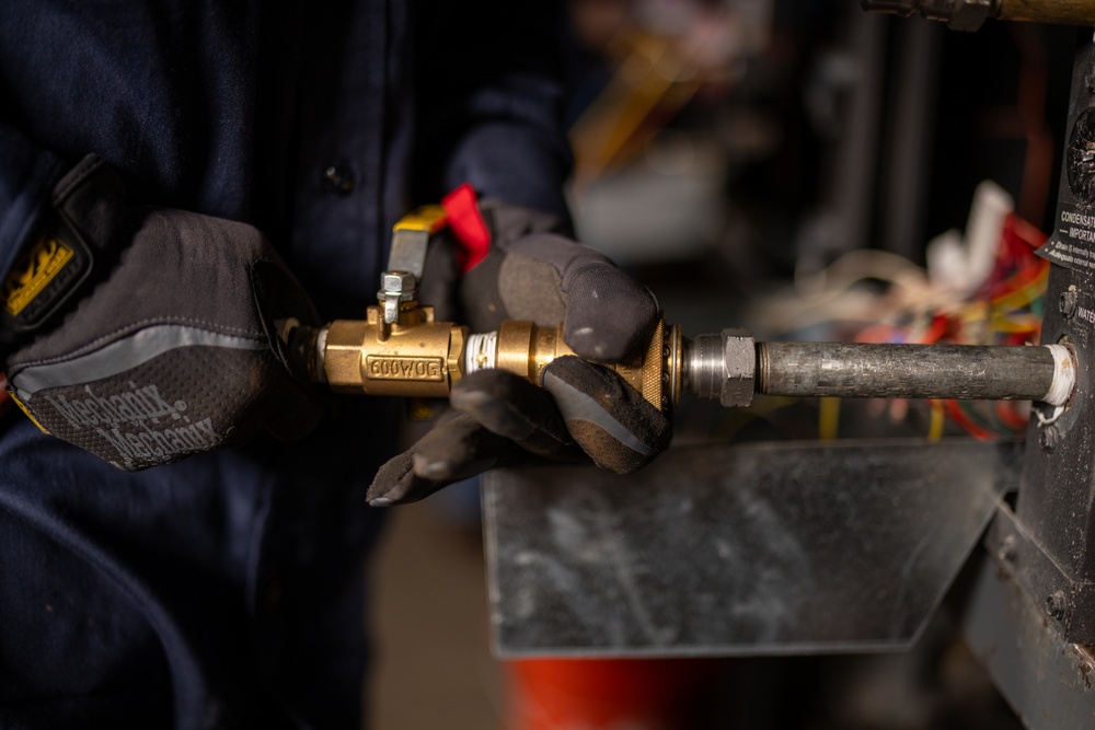 DVIDS - Images - 502d CES HVAC Technicians [Image 2 of 5]