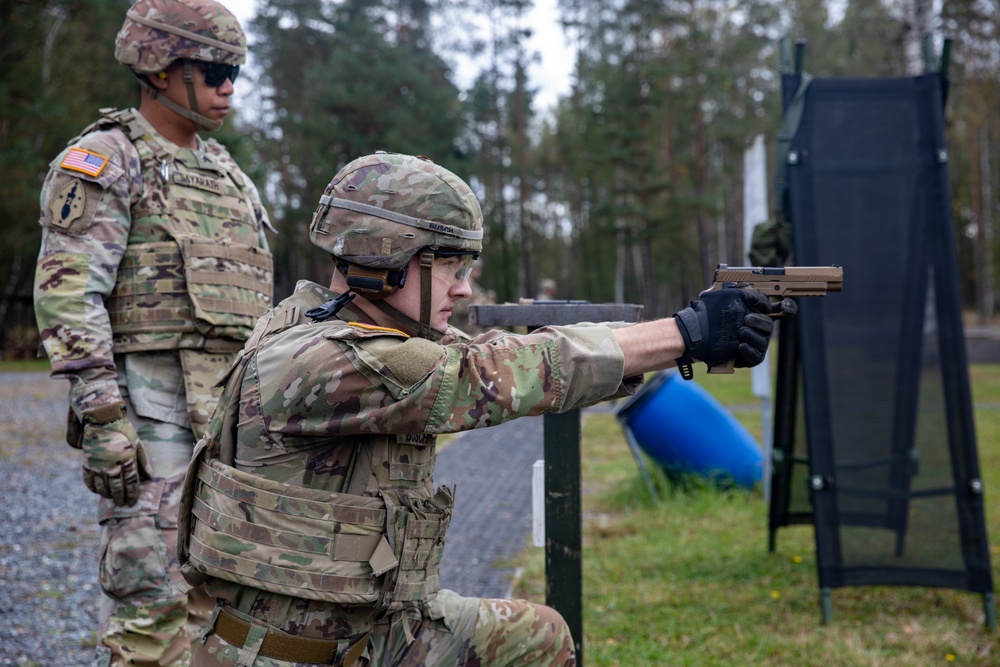 DVIDS - Images - 7th ATC HHC M17 Qualification Range [Image 5 of 13]