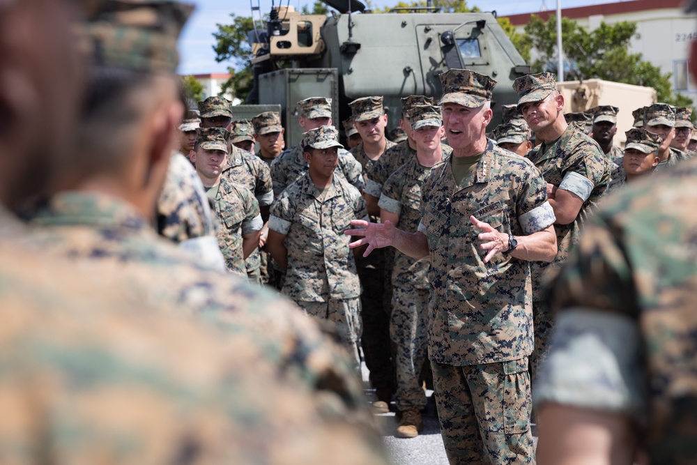 DVIDS - Images - Commandant, Gen. Eric M. Smith and Sergeant Major of the Marine Corps, Sgt Maj ...
