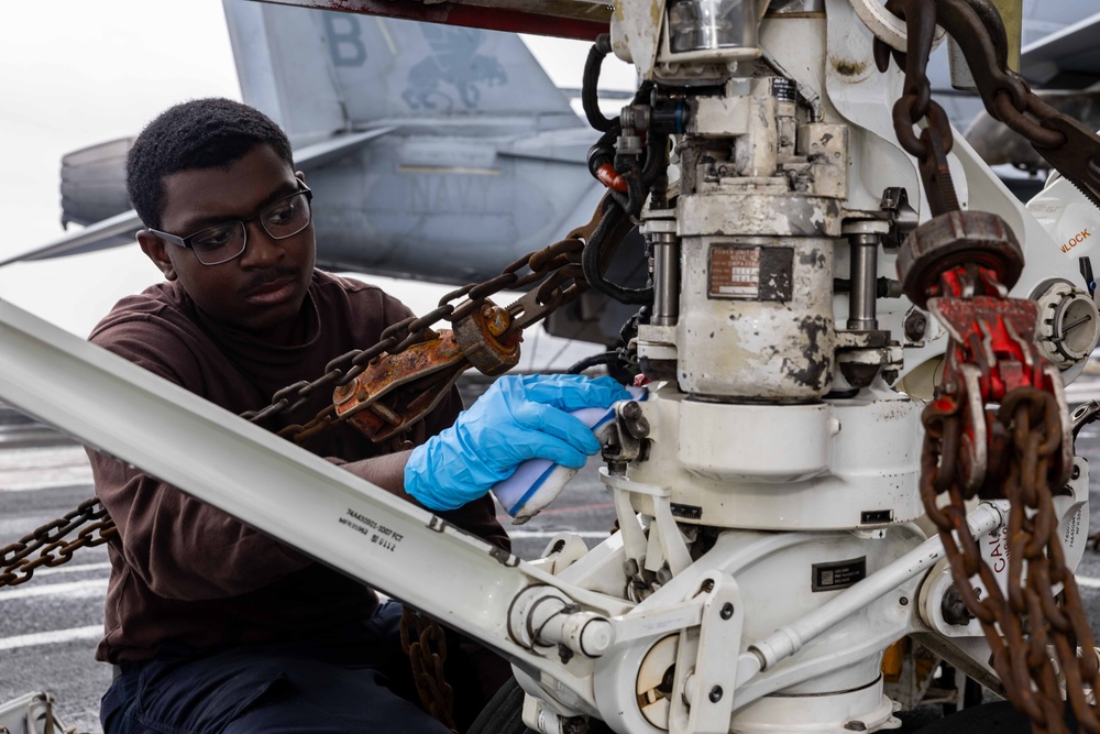 DVIDS - Images - Truman's Deployment [Image 2 of 9]