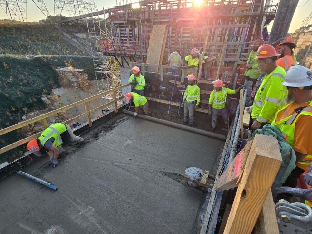DVIDS - News - Kentucky Lock Addition Project reaches first monolith ...