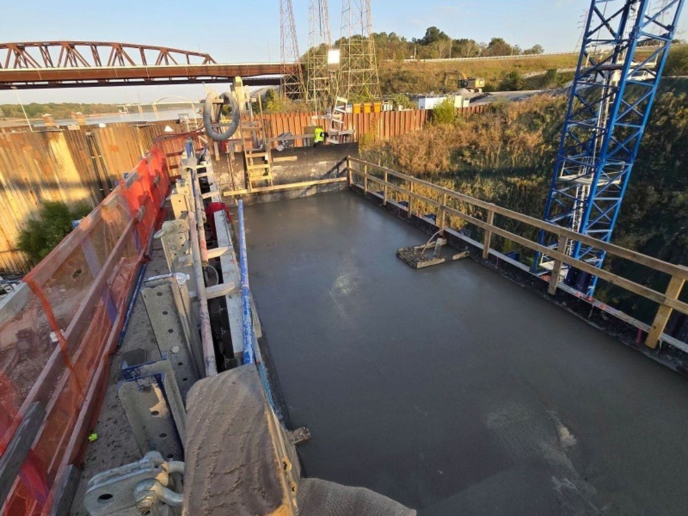 DVIDS - Images - Kentucky Lock Addition Project reaches first monolith ...