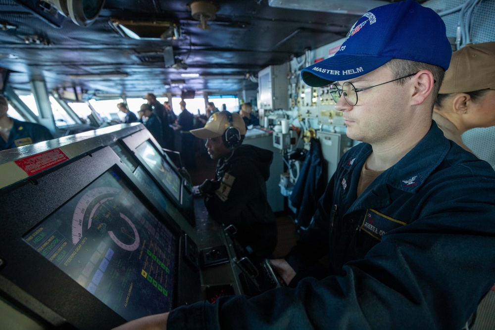 DVIDS - Images - USS George Washington Sailors conducts replenishment ...