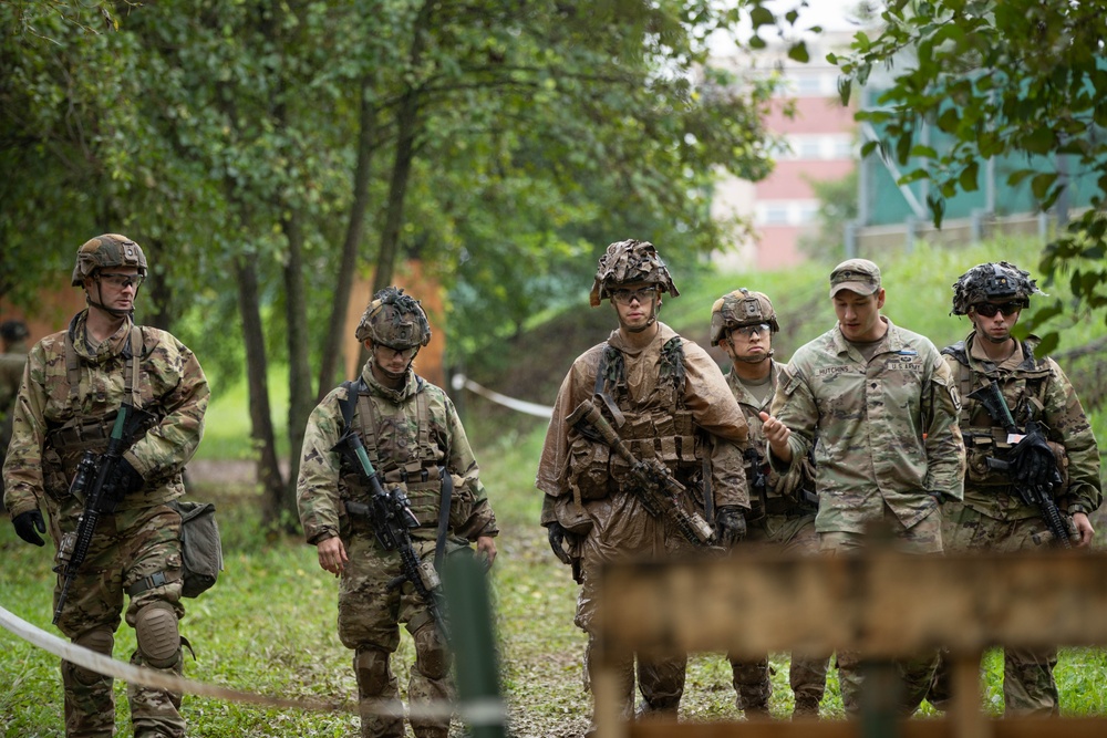 DVIDS - Images - Soldiers train for the upcoming Expert Soldier Badge ...
