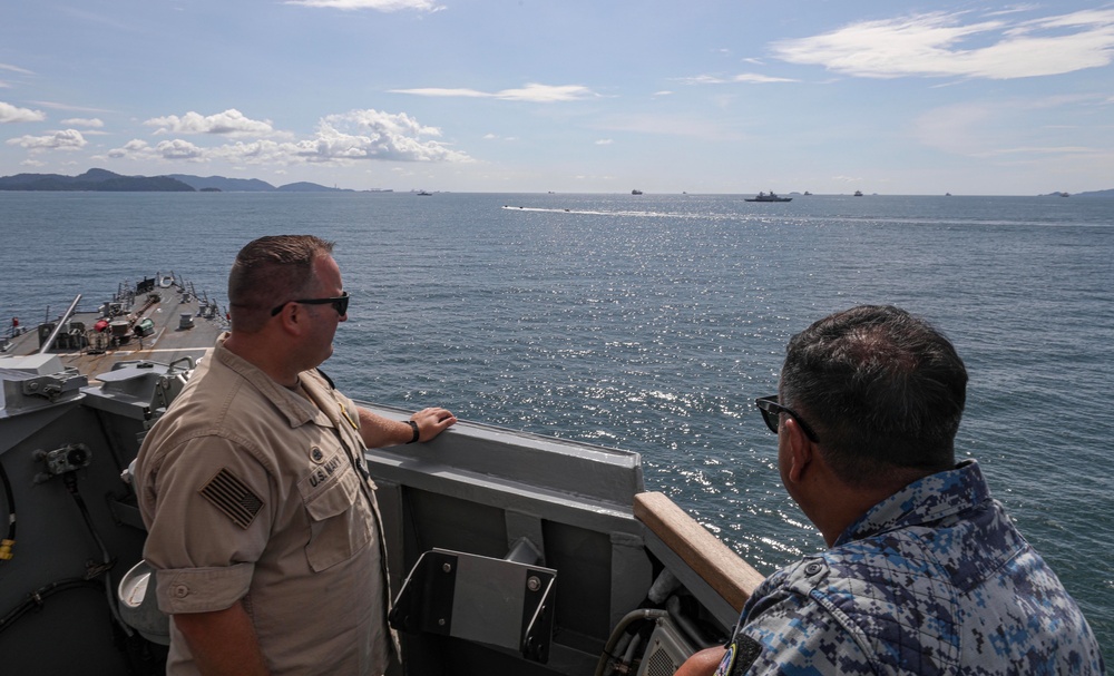 DVIDS - Images - USS Dewey (DDG 105) Hosts Malaysian Armed Forces Joint ...