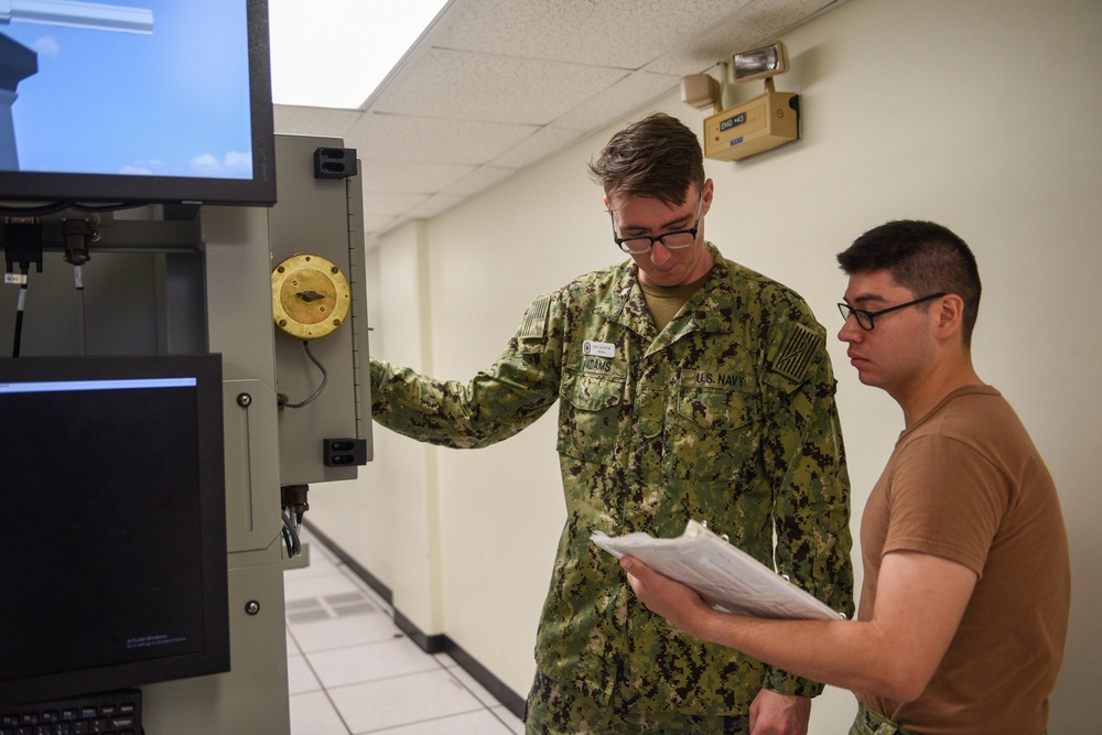 DVIDS - Images - SCSTC GL Accession-Level Sailors Learn How to Energize ...