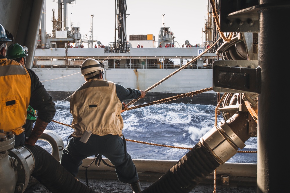 DVIDS - Images - USS George Washington Conducts Fueling-At-Sea with ...