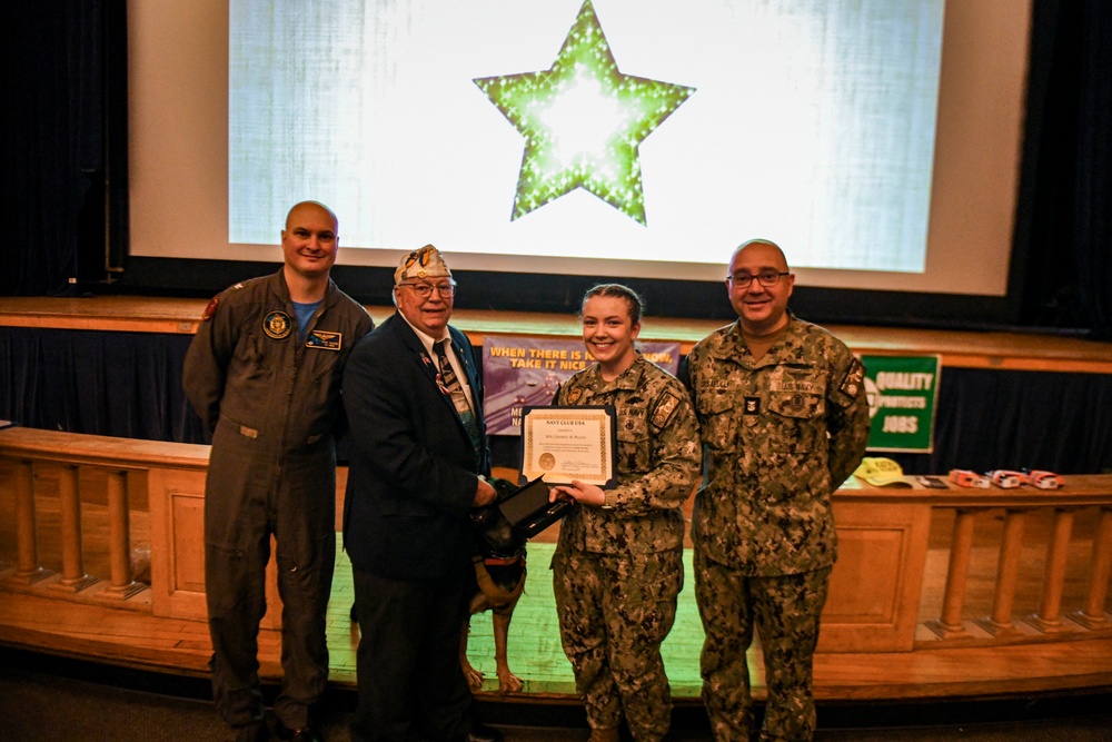 DVIDS - Images - NSGL Sailors Receive Awards [Image 15 of 15]